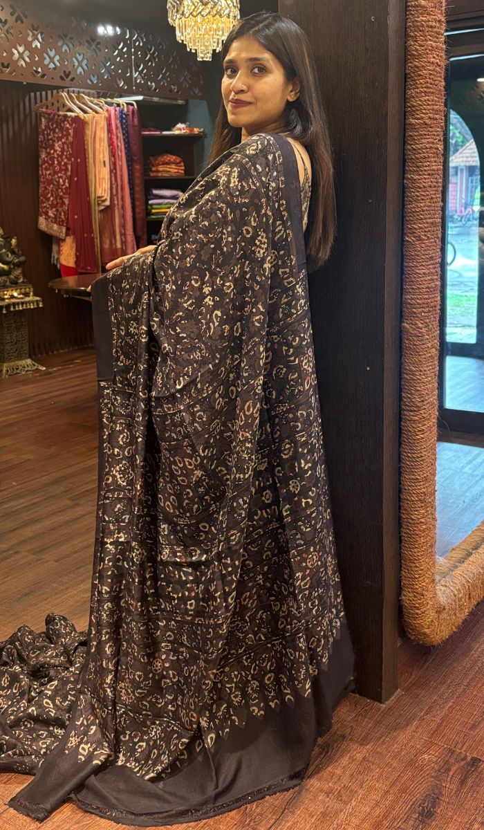 HANDLOOM AJRAK SAREE 220525122 – Ashima Fashion Store